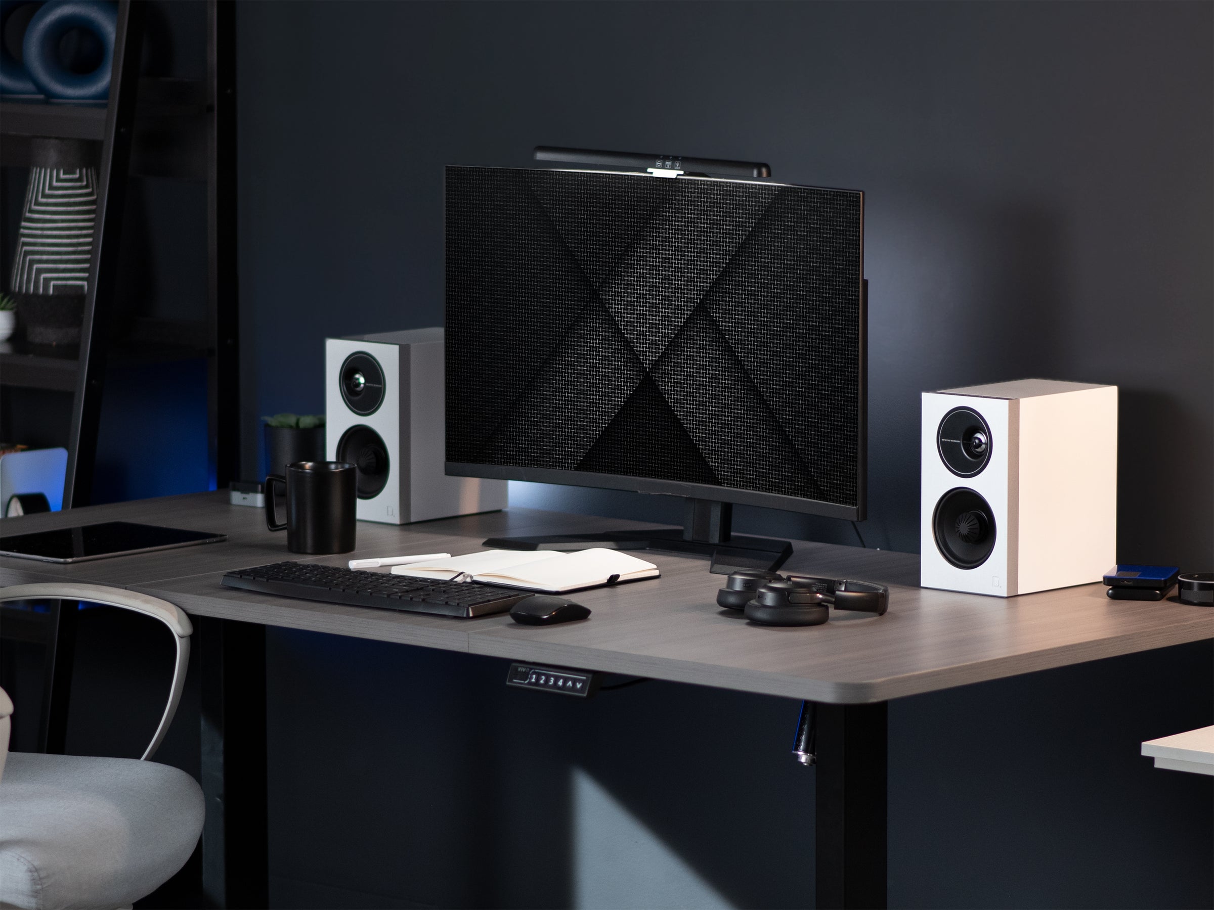 The Ultimate Guide to Lighting Your Desk – VIVO - desk solutions ...